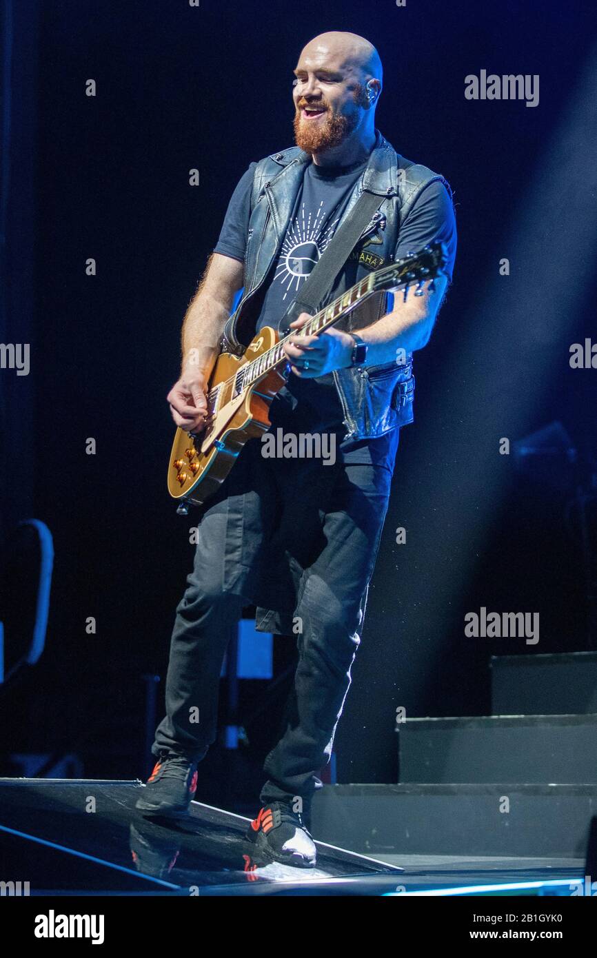 Live script image hi-res stock photography and images - Alamy