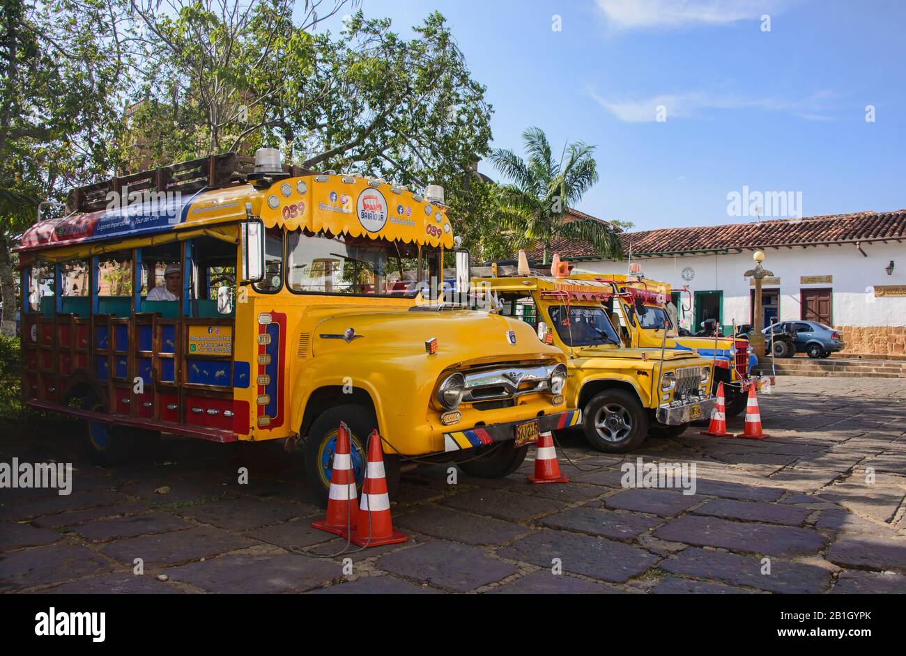 Chiva bus, Barichara, Santander, Colombia Stock Photo - Alamy