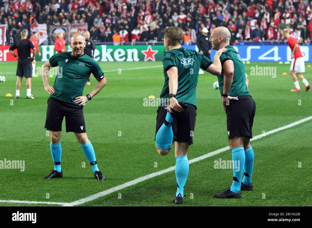 Warm up referee hi-res stock photography and images - Alamy