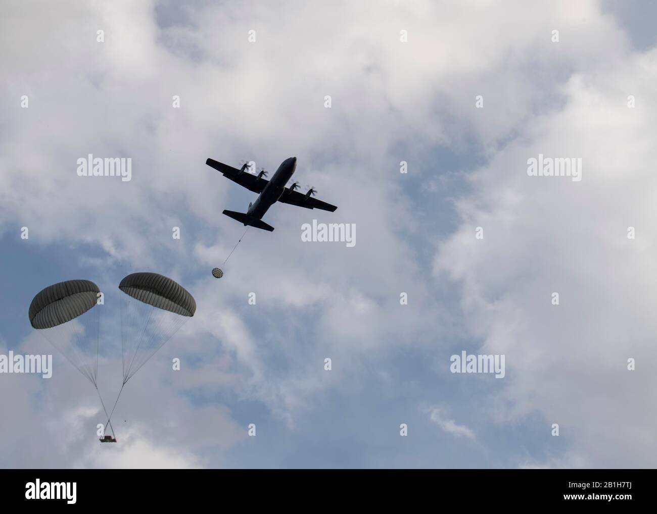 Heavy drop system hi-res stock photography and images - Alamy