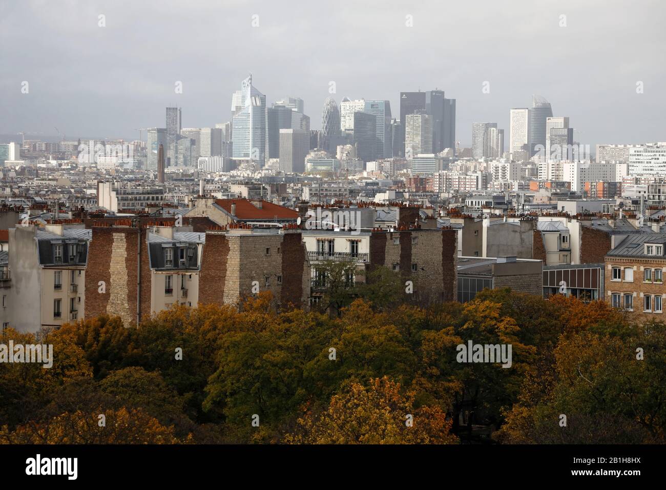 High rise apartments paris hi-res stock photography and images - Alamy