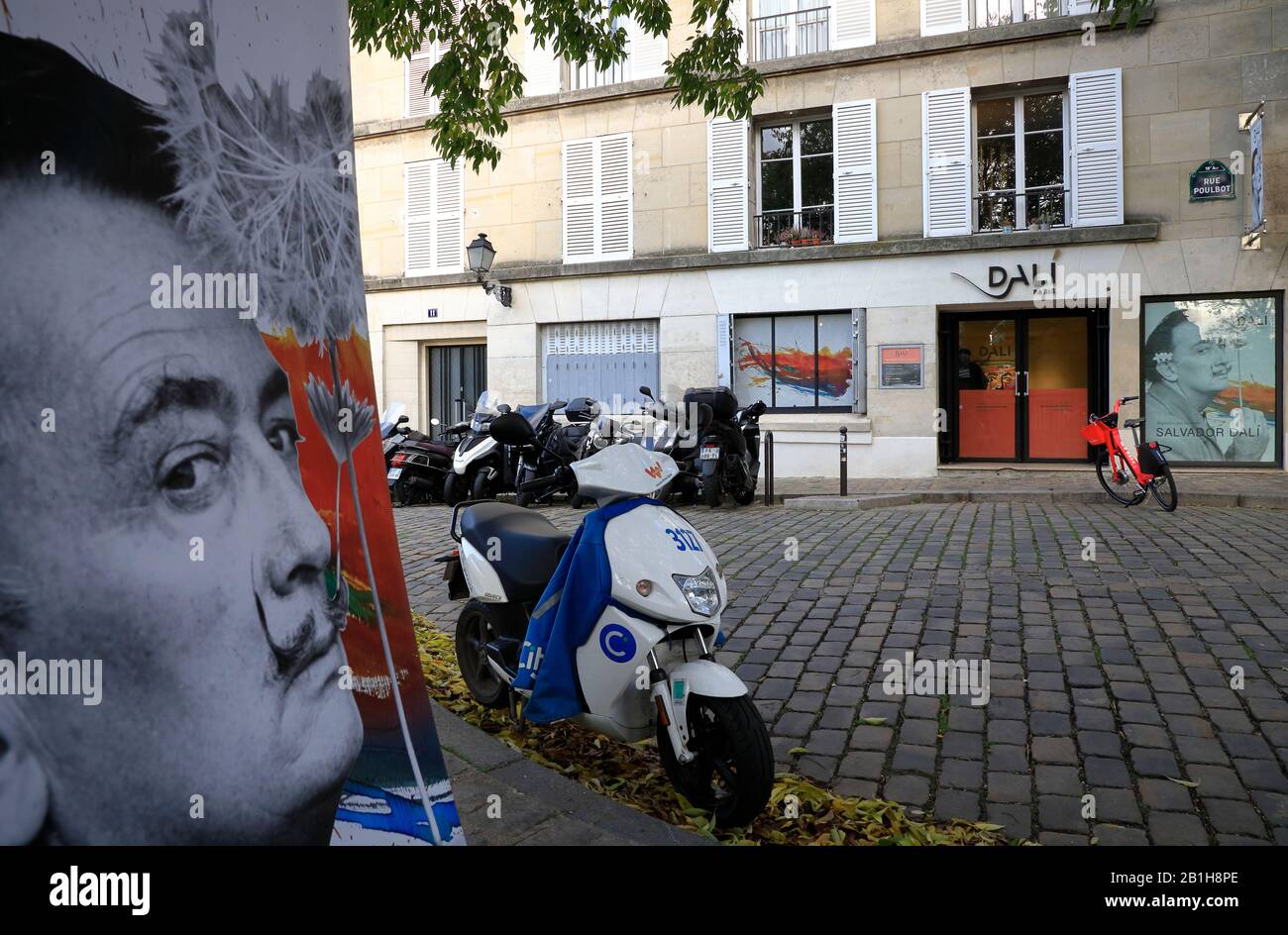 Exterior view of Dali Paris museum in Montmartre with Salvador Dali's ...