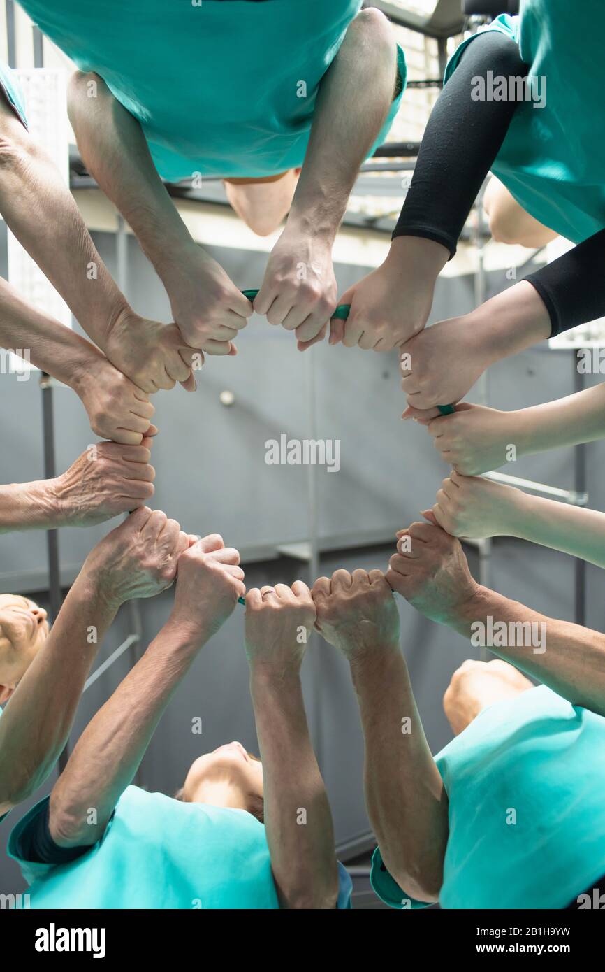 Partnership vertical hi-res stock photography and images - Alamy