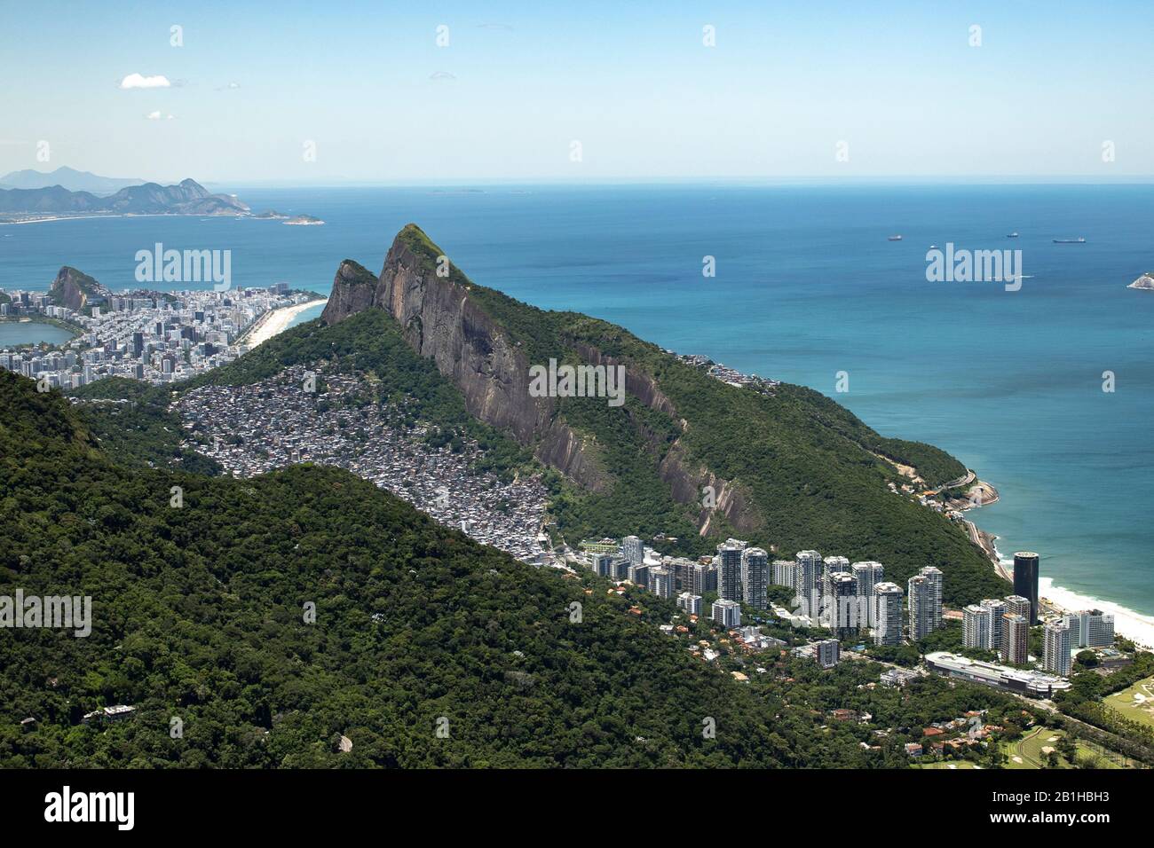 Favela rio high rise hi-res stock photography and images - Alamy