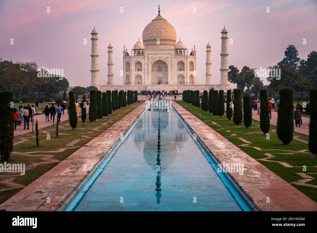 Taj mahal front view hi-res stock photography and images - Alamy
