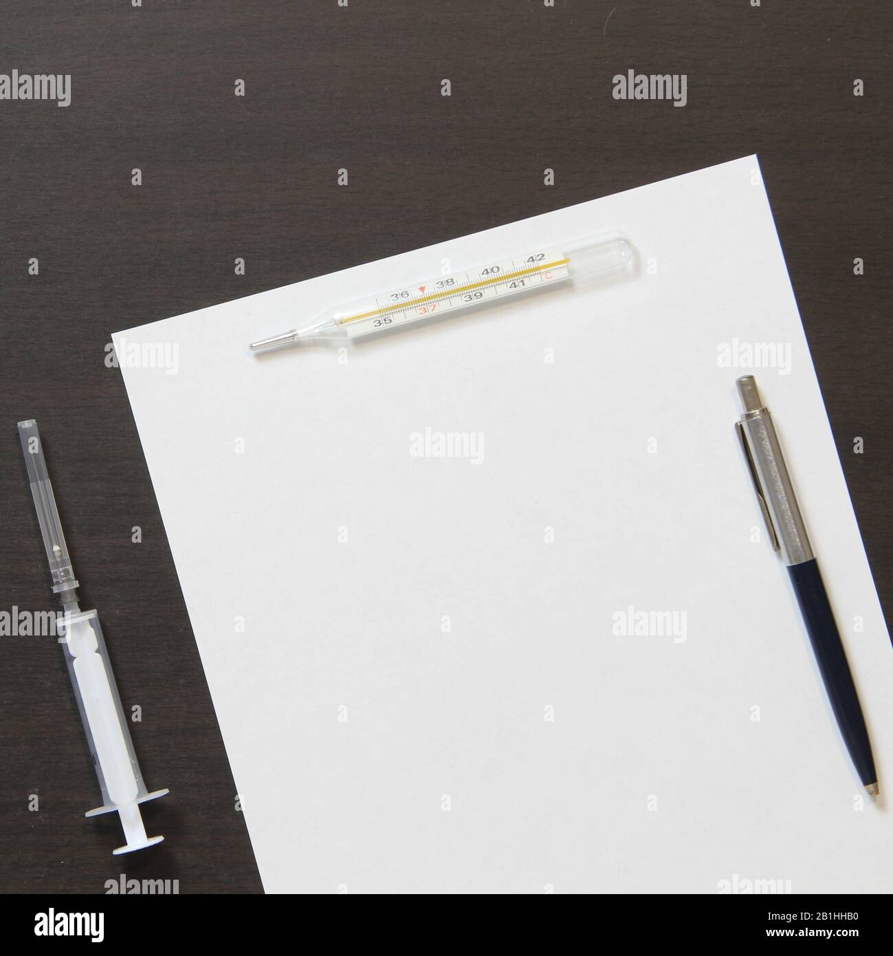 Dark work space hi-res stock photography and images - Alamy