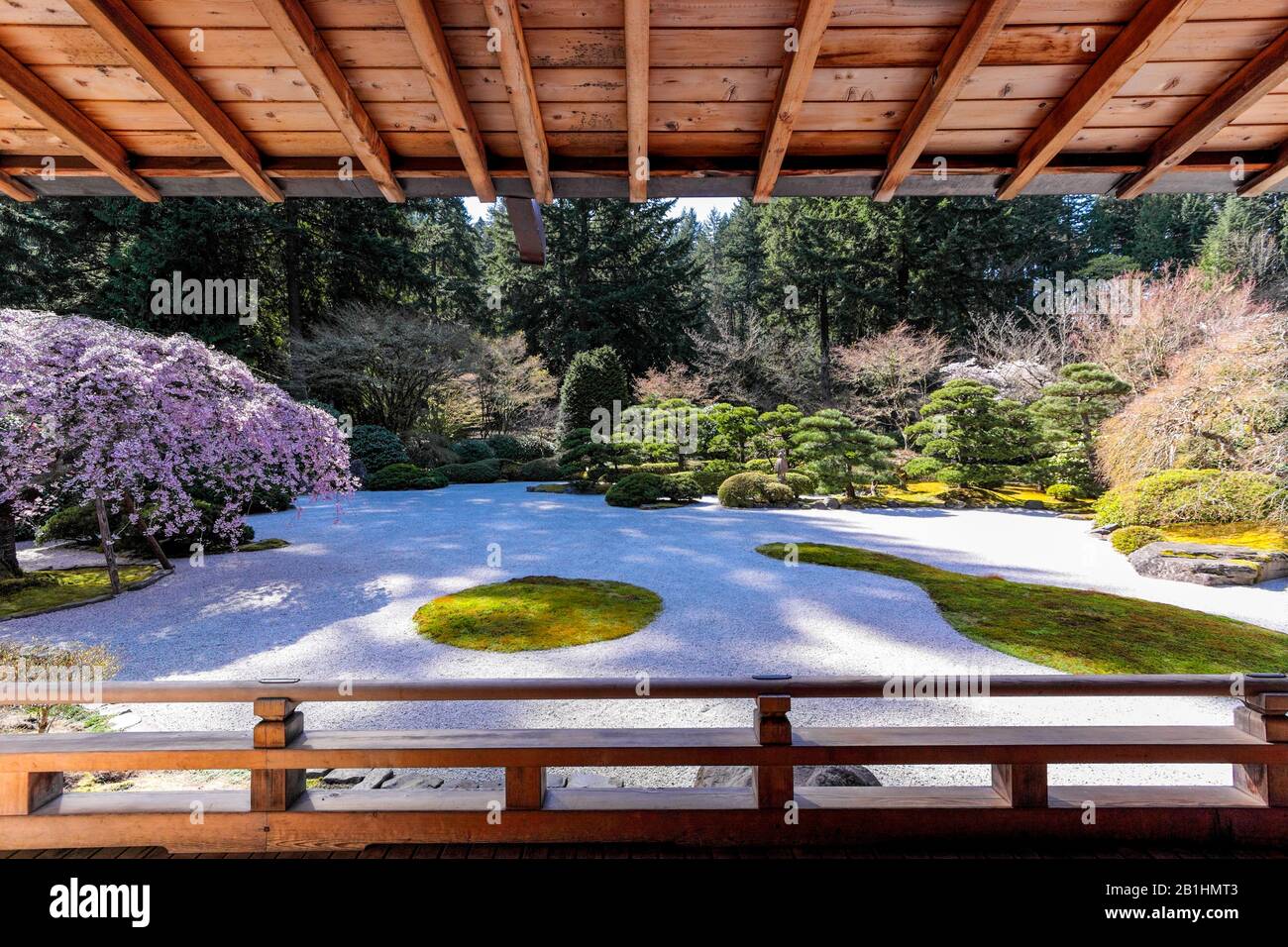 Portland japanese zen garden hi-res stock photography and images - Alamy