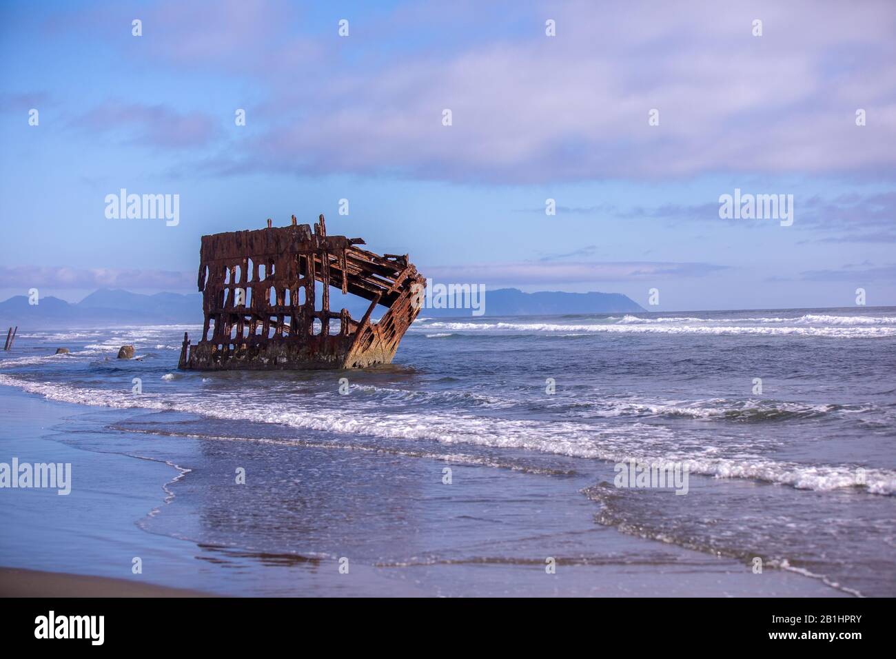 Shipwreck coast oregon hi-res stock photography and images - Alamy