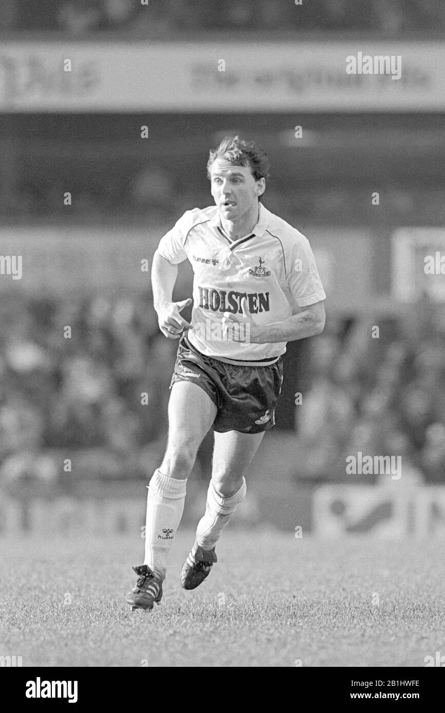 Tottenham hotspur player with the ball at his feet hi-res stock ...