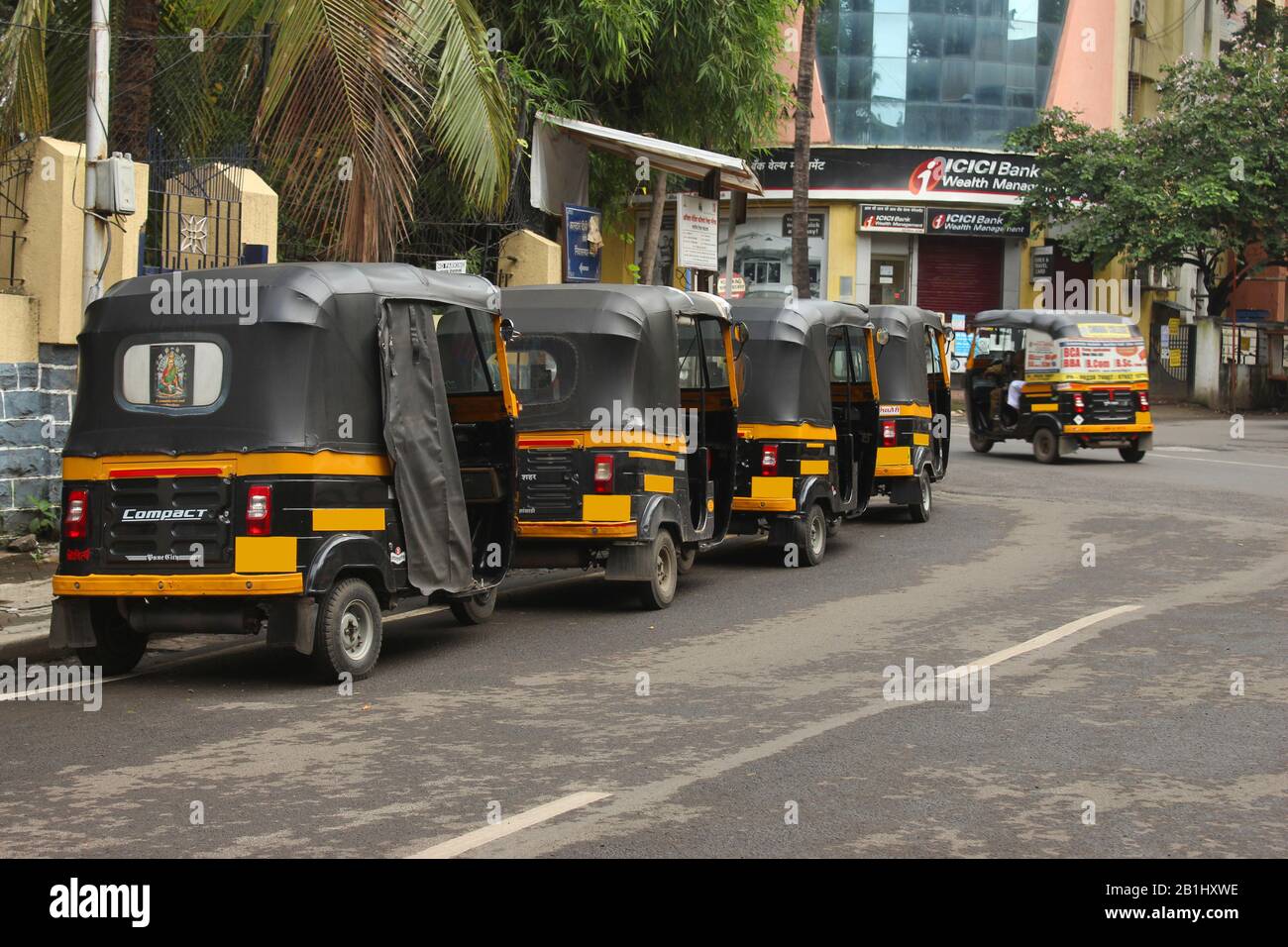 Auto rickshaw vector hi-res stock photography and images - Alamy
