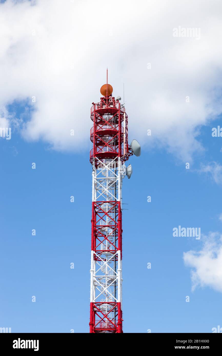 Red and white transmission tower hi-res stock photography and images ...