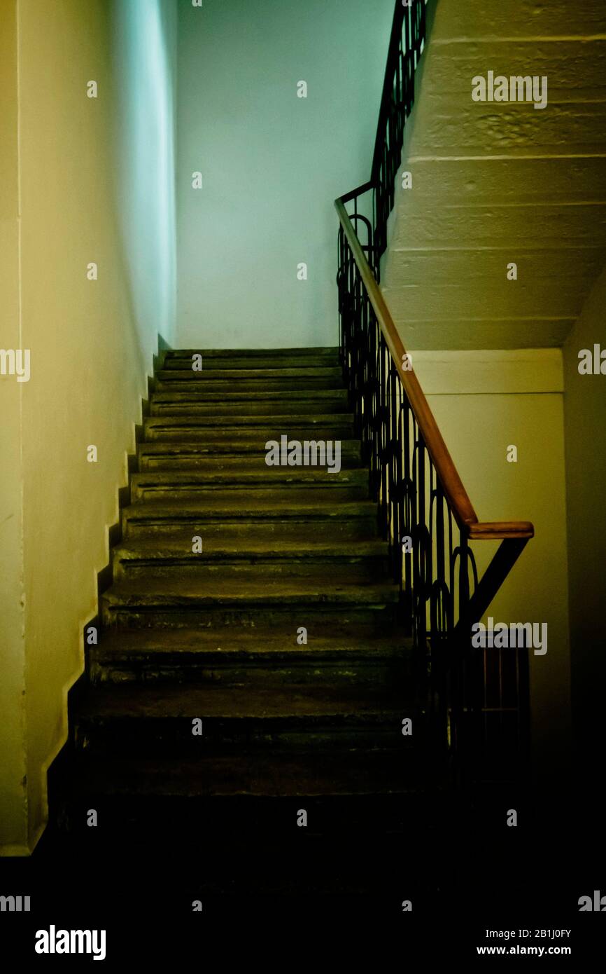 Empty stairs staircase hi-res stock photography and images - Alamy