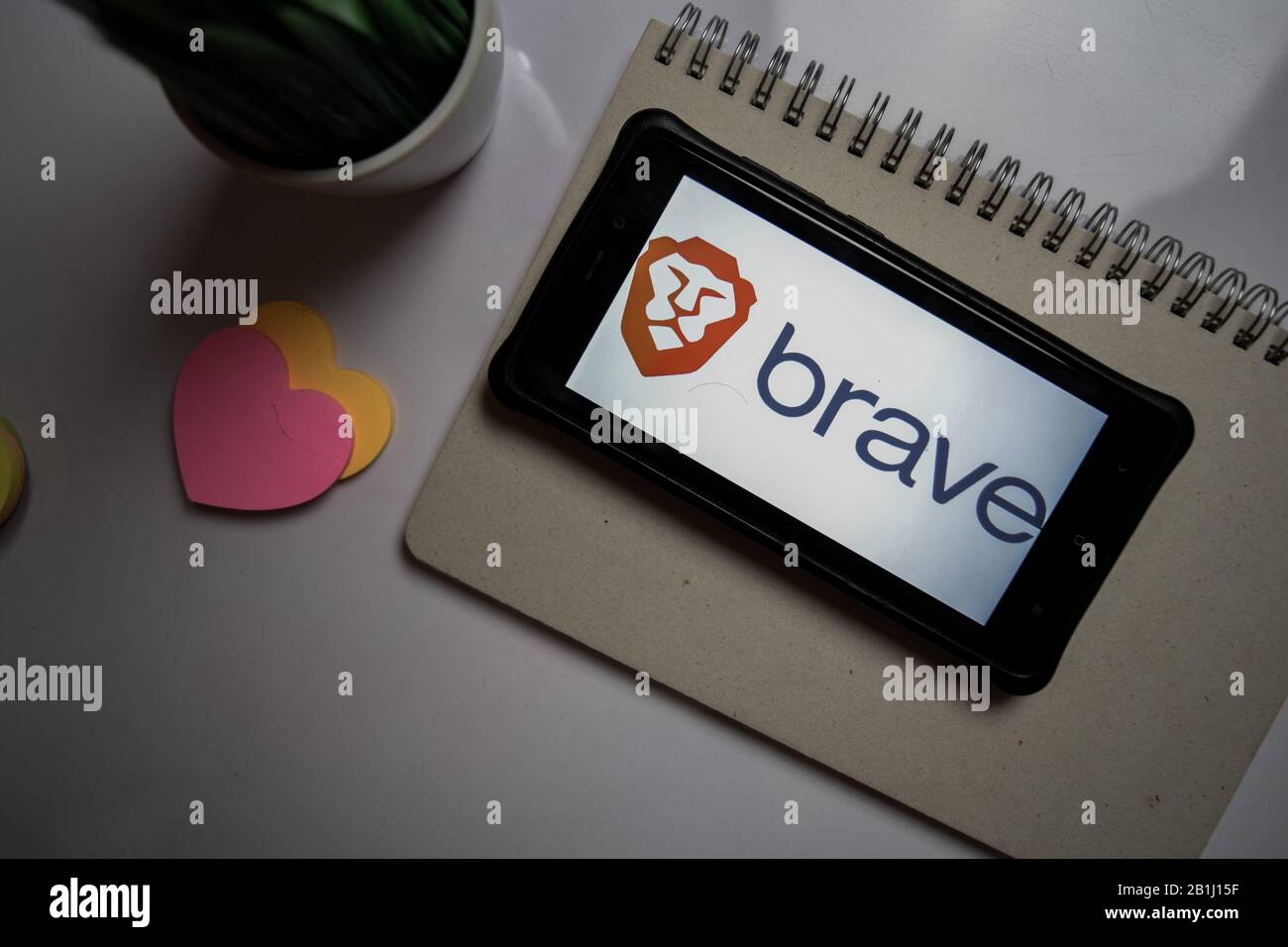 Brave browser logo hi-res stock photography and images - Alamy