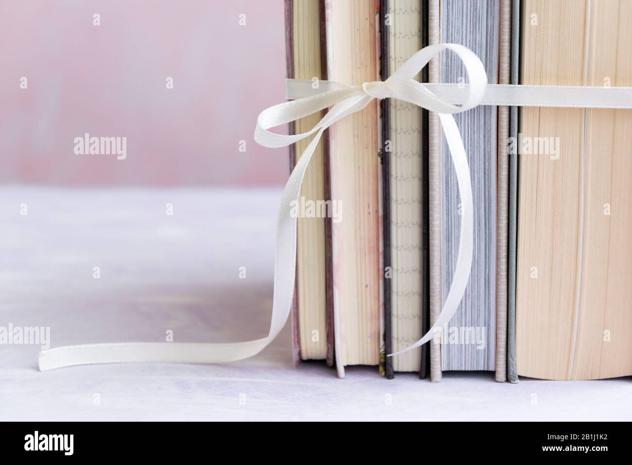 Bibliography hi-res stock photography and images - Alamy