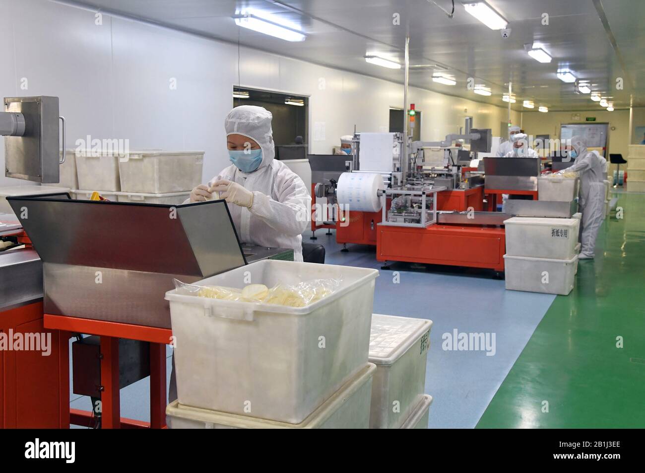 Meet production hi-res stock photography and images - Alamy