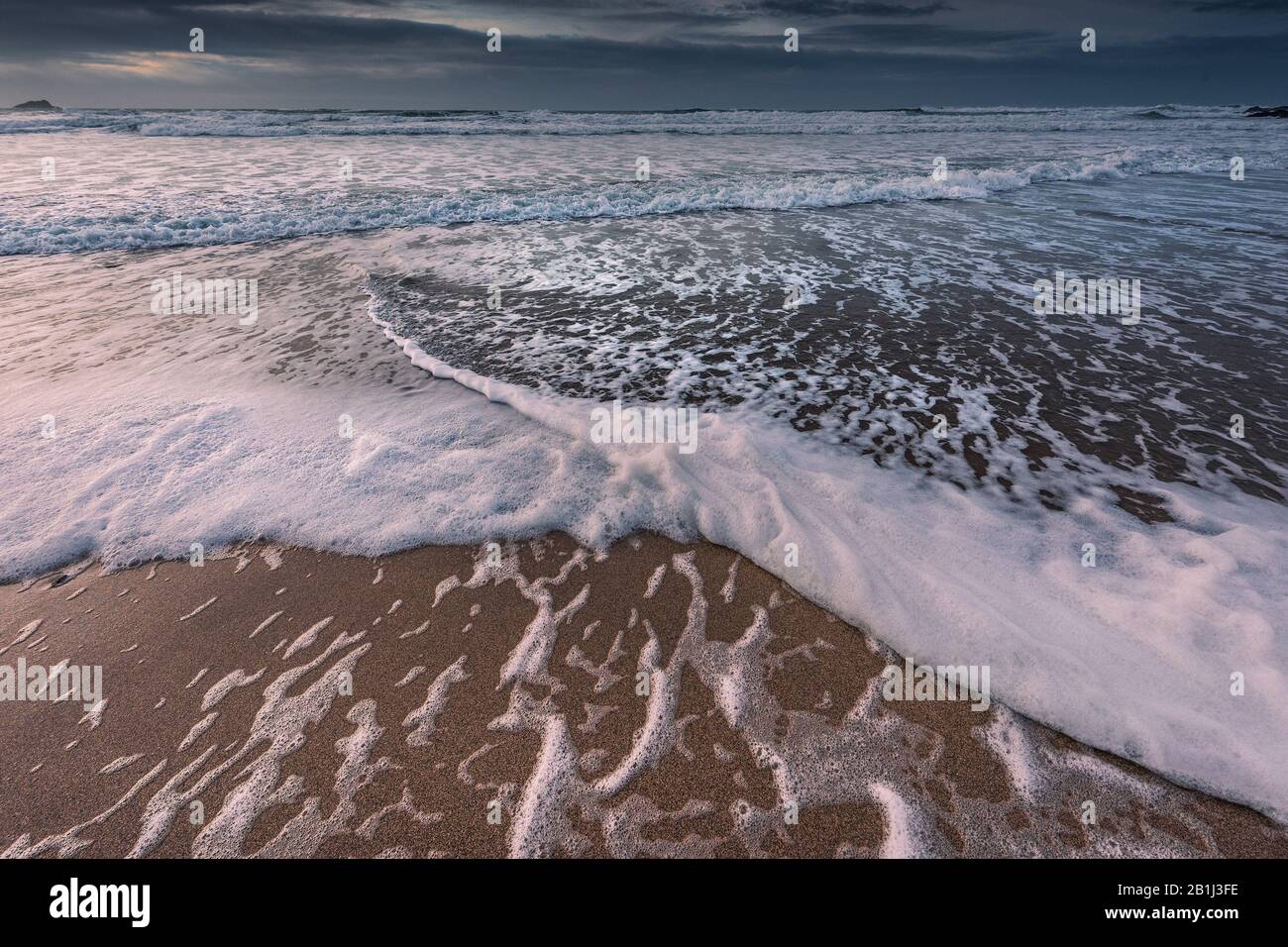 Incoming waves hi-res stock photography and images - Alamy