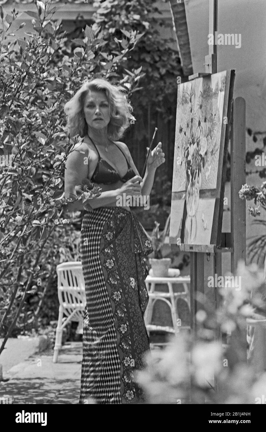 Linda Christian, amerikanische Schauspielerin, beim Malen, Deutschland ...