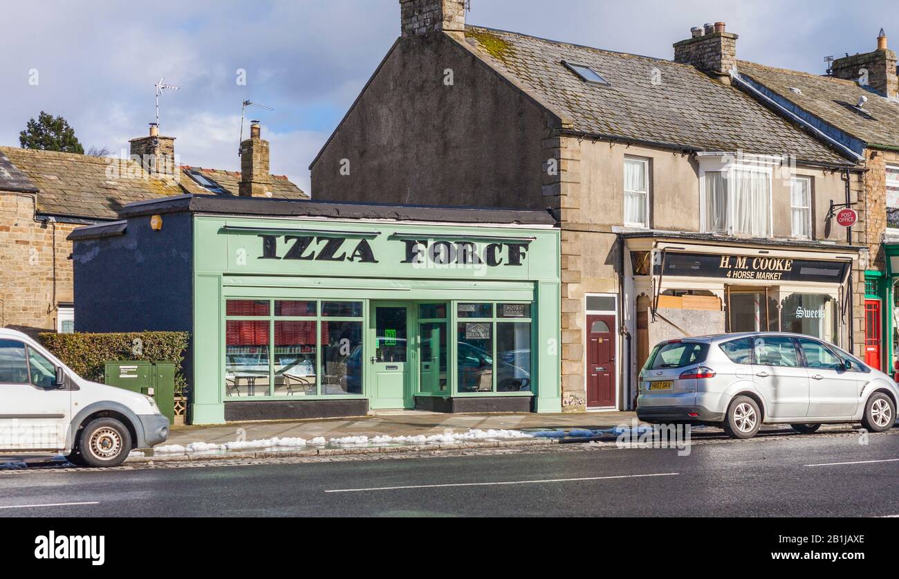 Takeaway pizza uk hi-res stock photography and images - Alamy