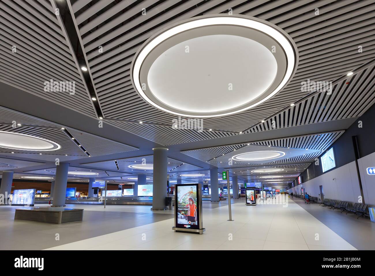 Building new airport hi-res stock photography and images - Alamy
