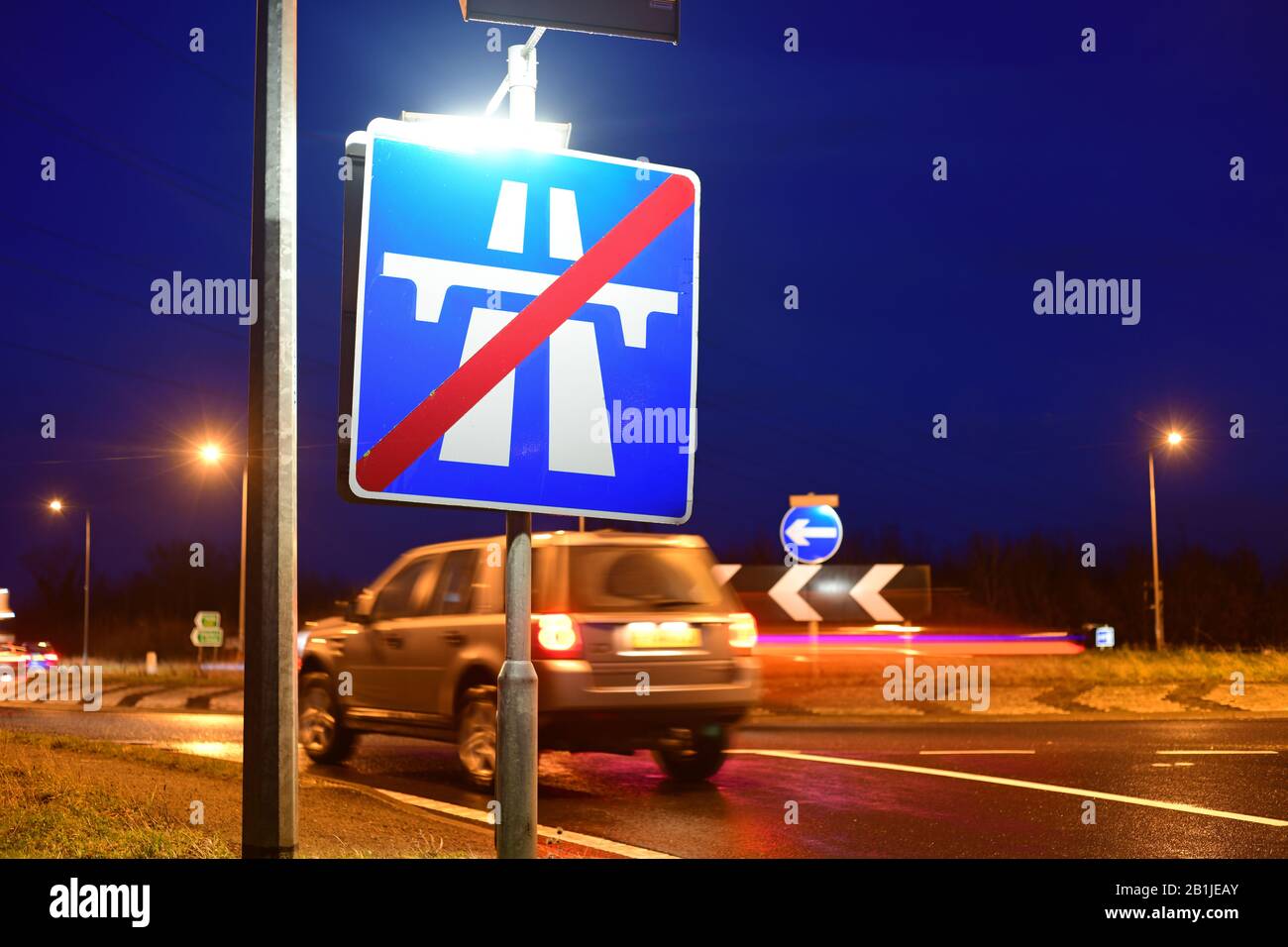 End motorway sign hi-res stock photography and images - Alamy