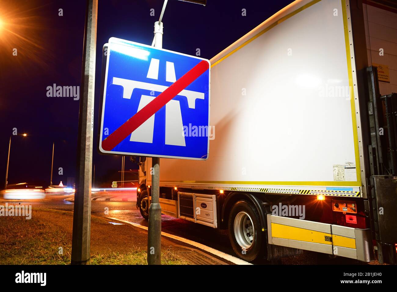 End motorway sign hi-res stock photography and images - Alamy
