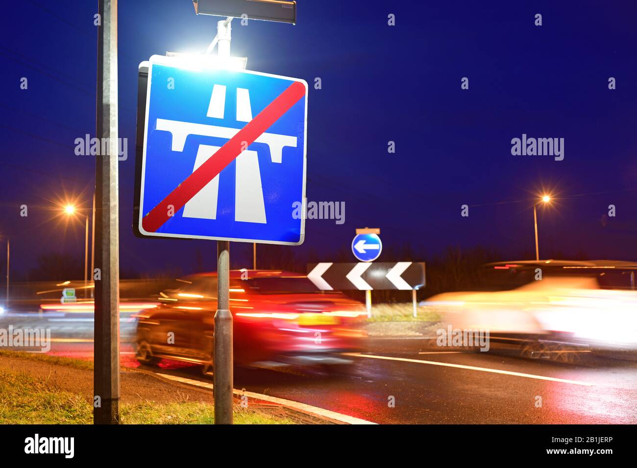 End motorway sign hi-res stock photography and images - Alamy