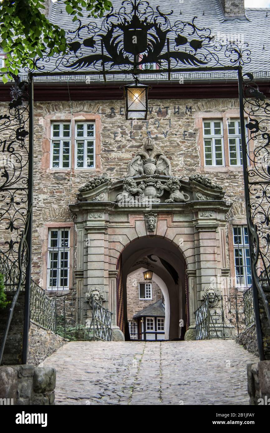 Schnellenberg Castle in Attendorn Stock Photo - Alamy