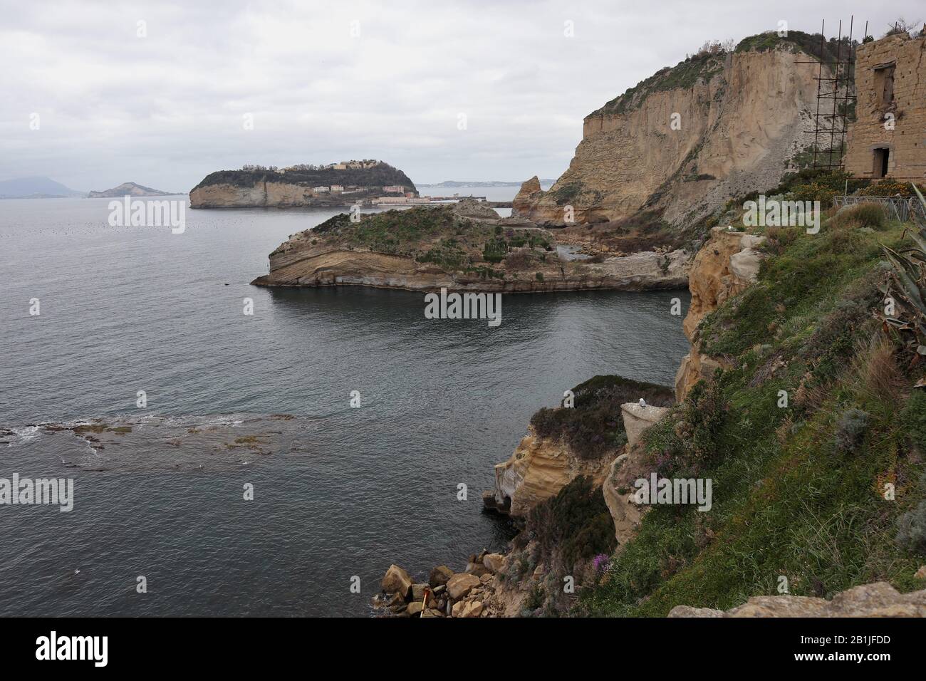 Isola di nisida napoli hi-res stock photography and images - Alamy