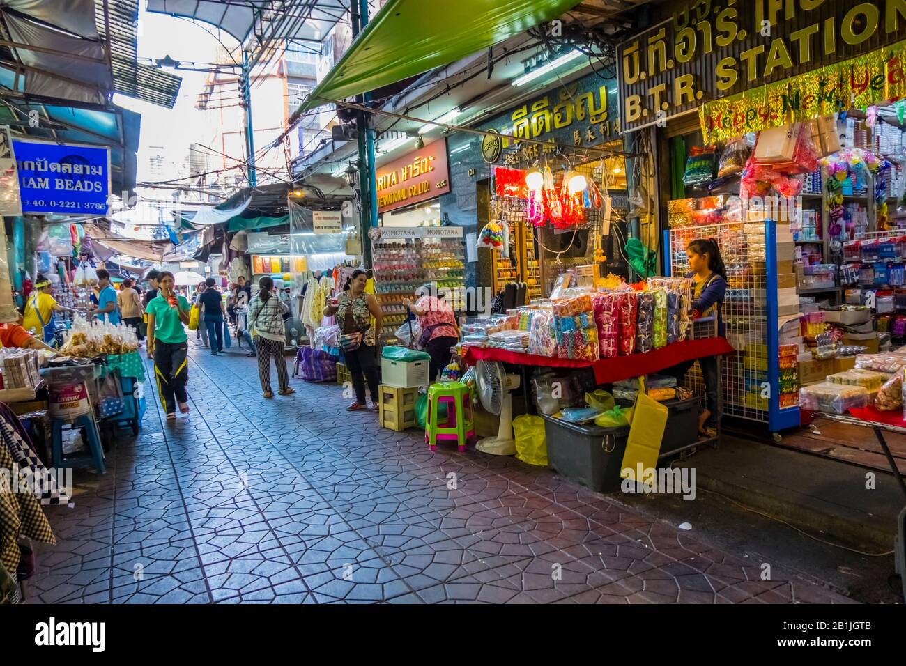 Sampeng market, Chinatown, Bangkok, Thailand Stock Photo - Alamy