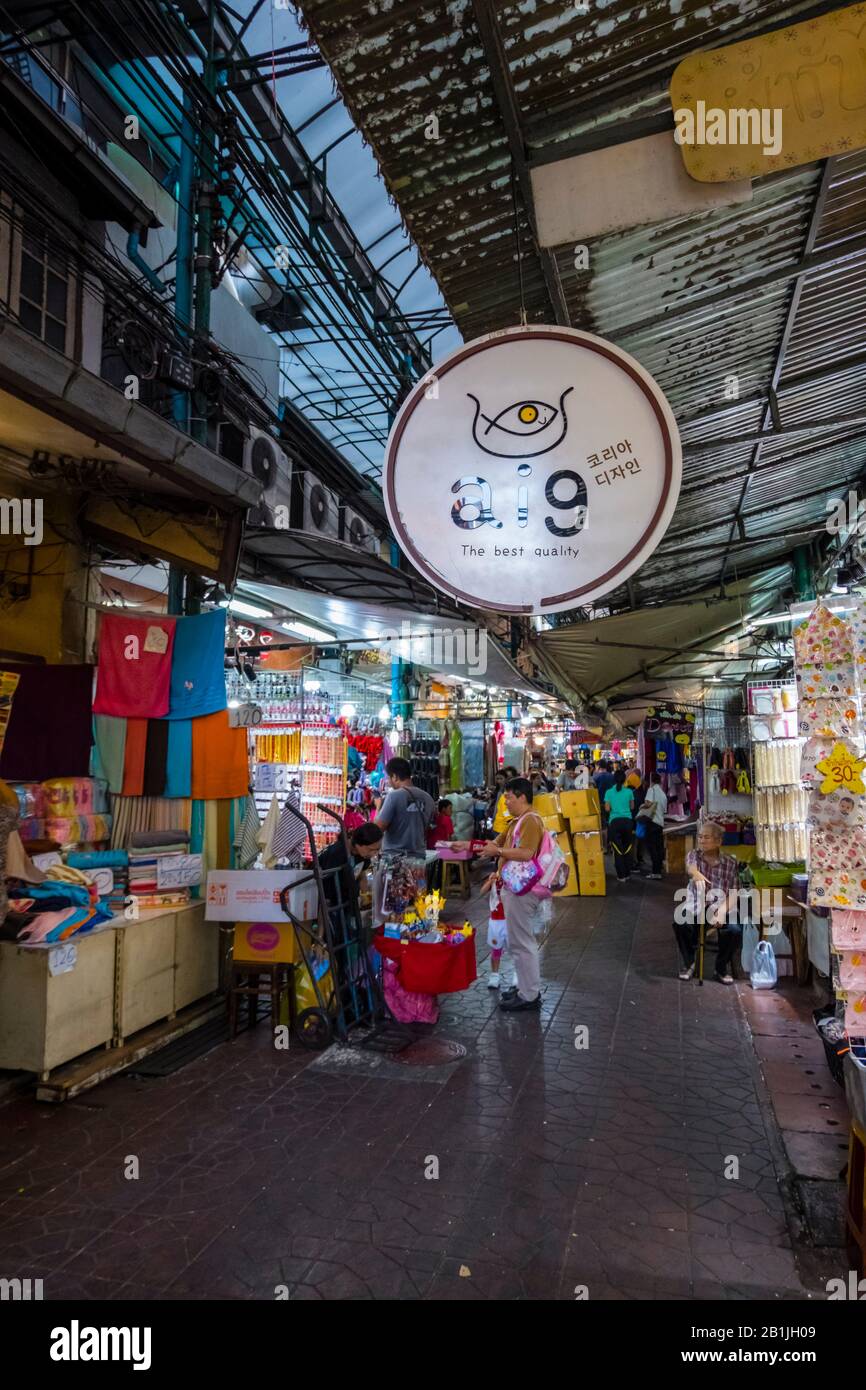Sampeng market, Chinatown, Bangkok, Thailand Stock Photo - Alamy