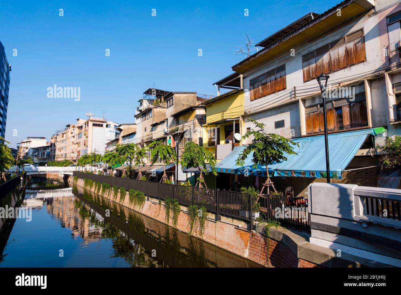 Khlong Rob Krung, canal between Chinatown and Phahurat, Bangkok ...