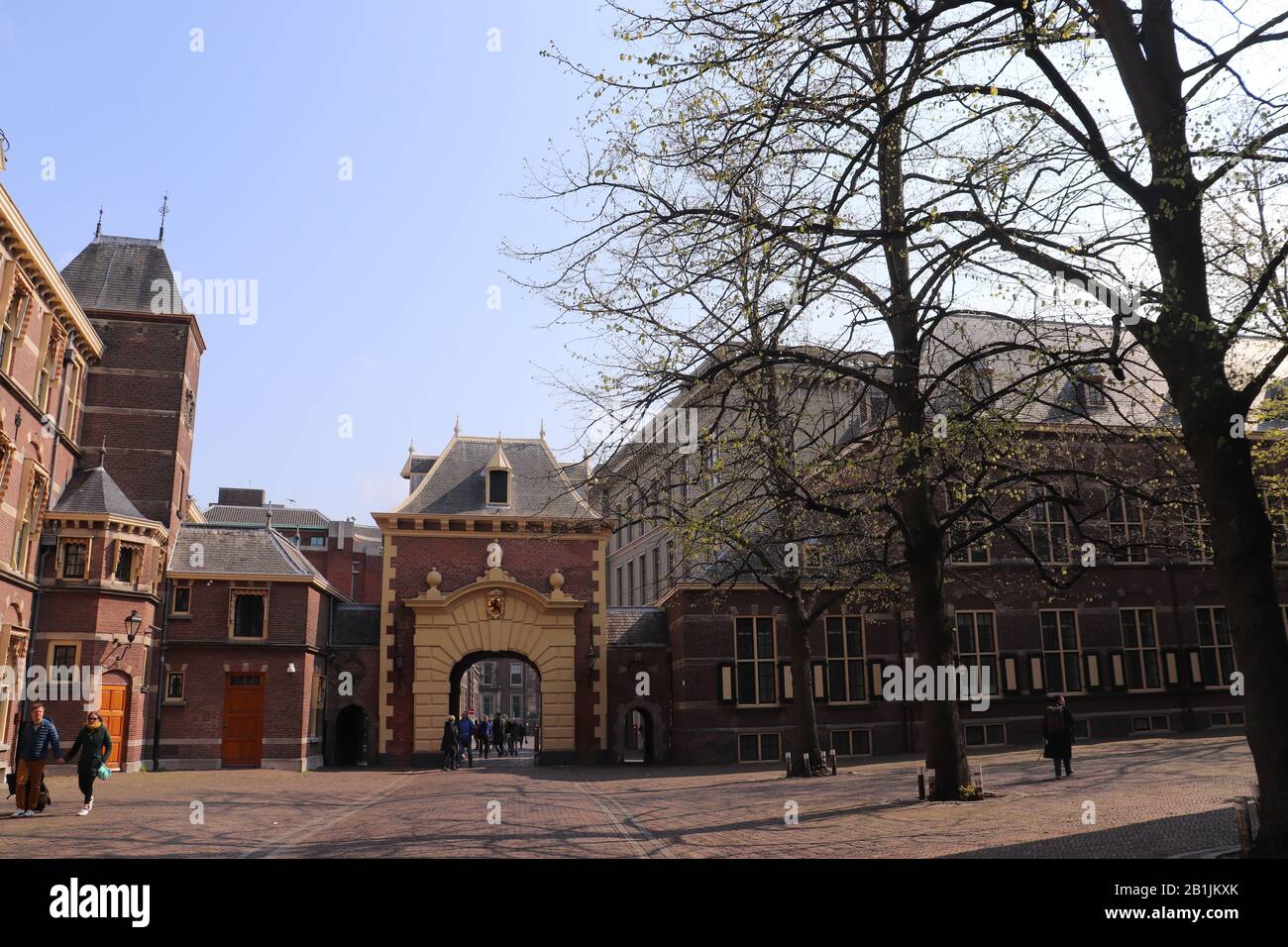 Every day, hundreds of tourists visit the Binnenhof Palace, the Dutch ...