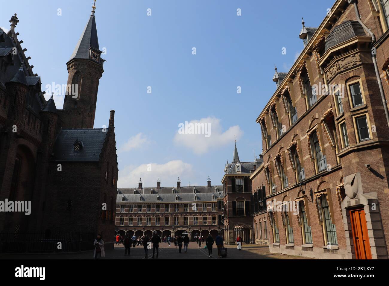 Every day, hundreds of tourists visit the Binnenhof Palace, the Dutch ...