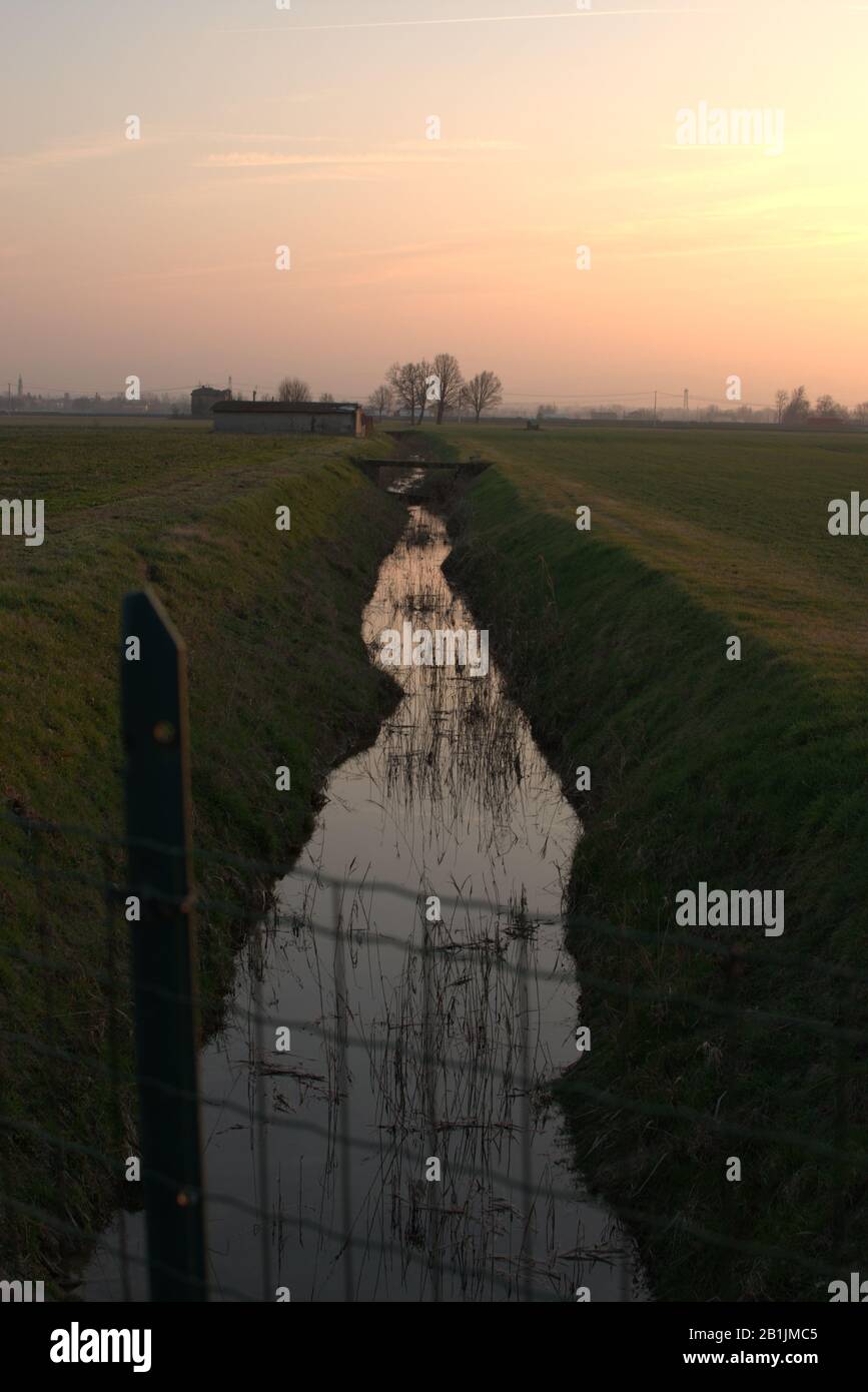 Little bridge farm hi-res stock photography and images - Alamy