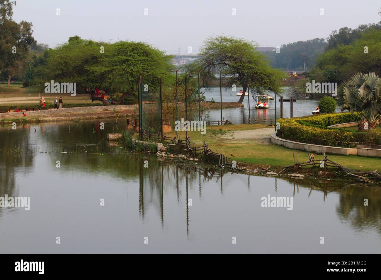 Picturesque Sanjay Lake in East Delhi, India Stock Photo - Alamy
