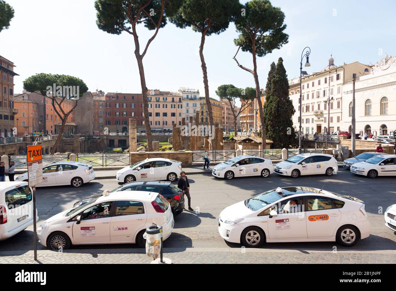Rome cars street hi-res stock photography and images - Alamy