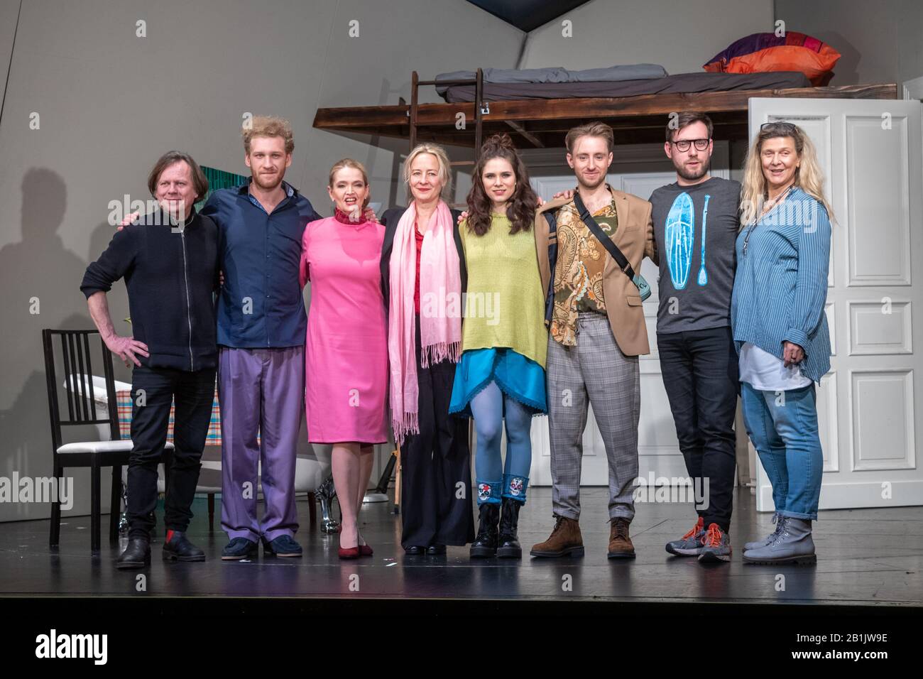 Johannes Hallervorden (als Don Baker), Julia Biedermann (als Mrs. Baker ...