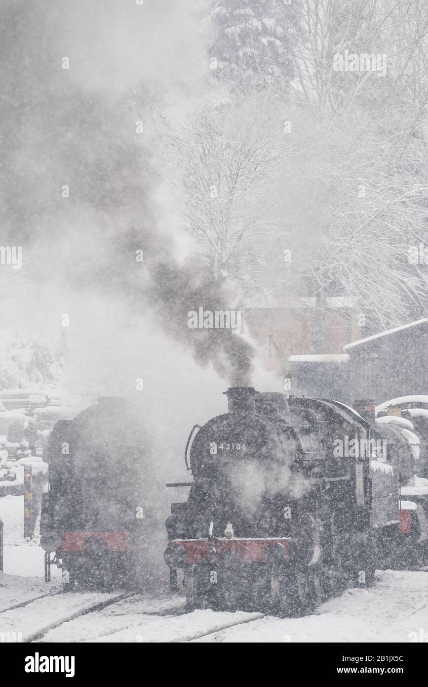 English steam trains in the snow hi-res stock photography and images ...