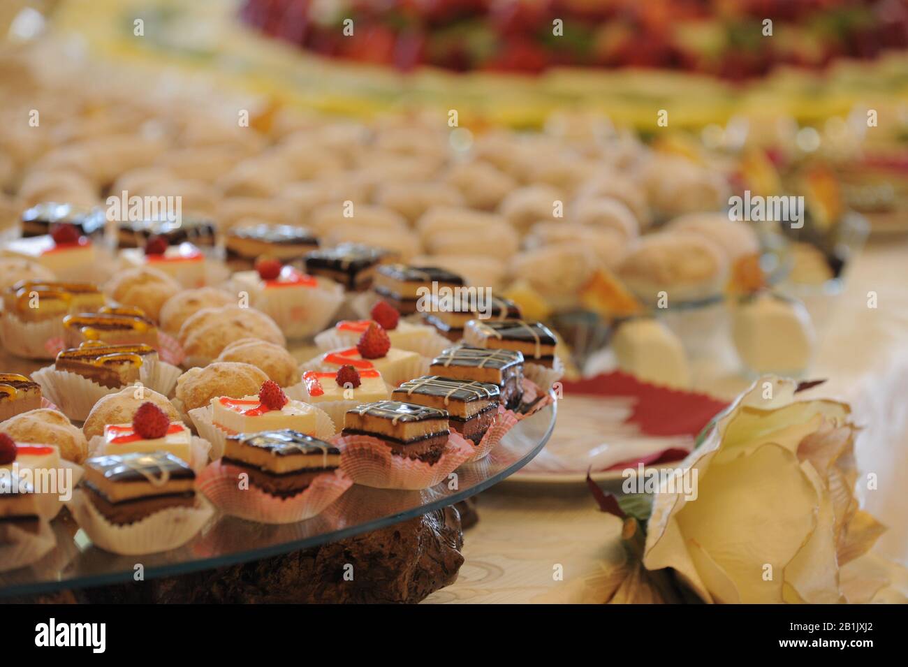 buffet of typical Sicilian sweets Stock Photo - Alamy
