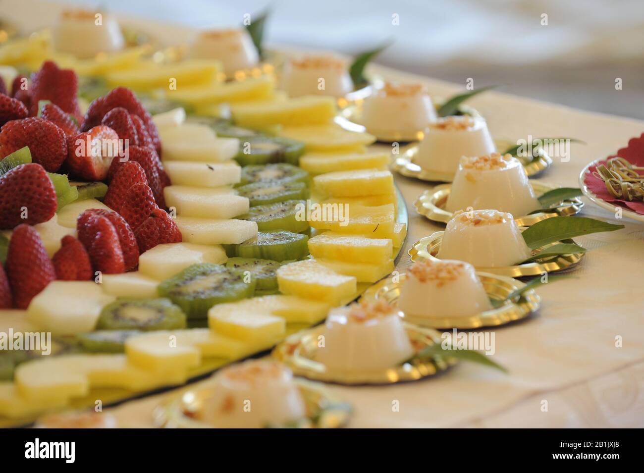 Sicilian traditional sweets hi-res stock photography and images - Alamy