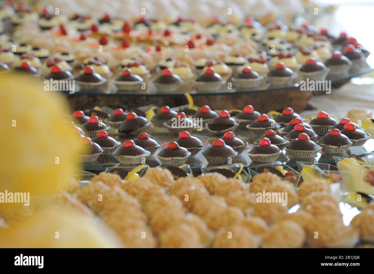 buffet of typical Sicilian sweets Stock Photo - Alamy