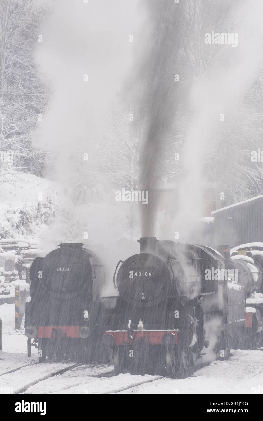 A steam locomotive on The Severn Valley Railway in heavy snow ...