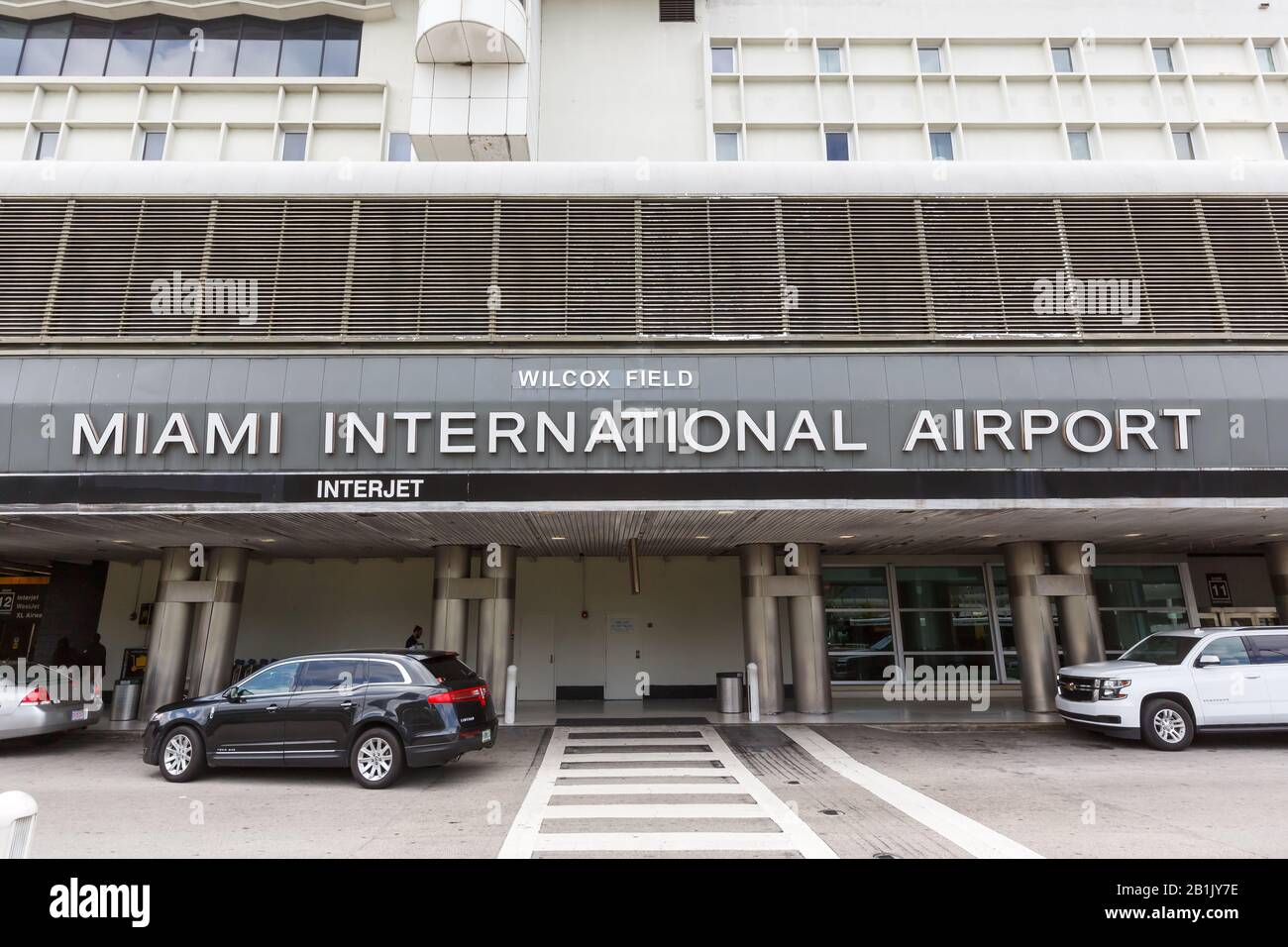 Miami international airport terminal hi-res stock photography and ...