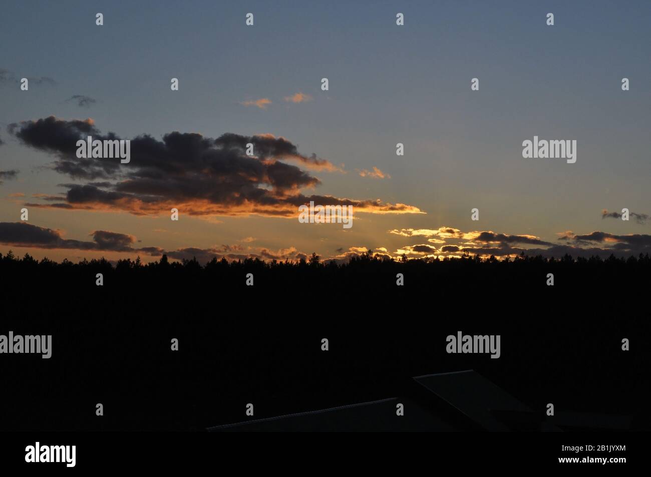 Sun above the horizon hi-res stock photography and images - Alamy