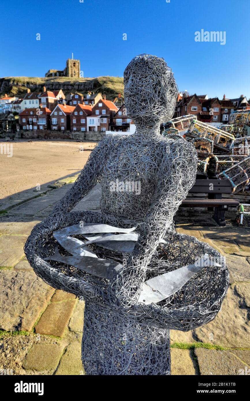 Whitby fisherlass sculpture hi-res stock photography and images - Alamy