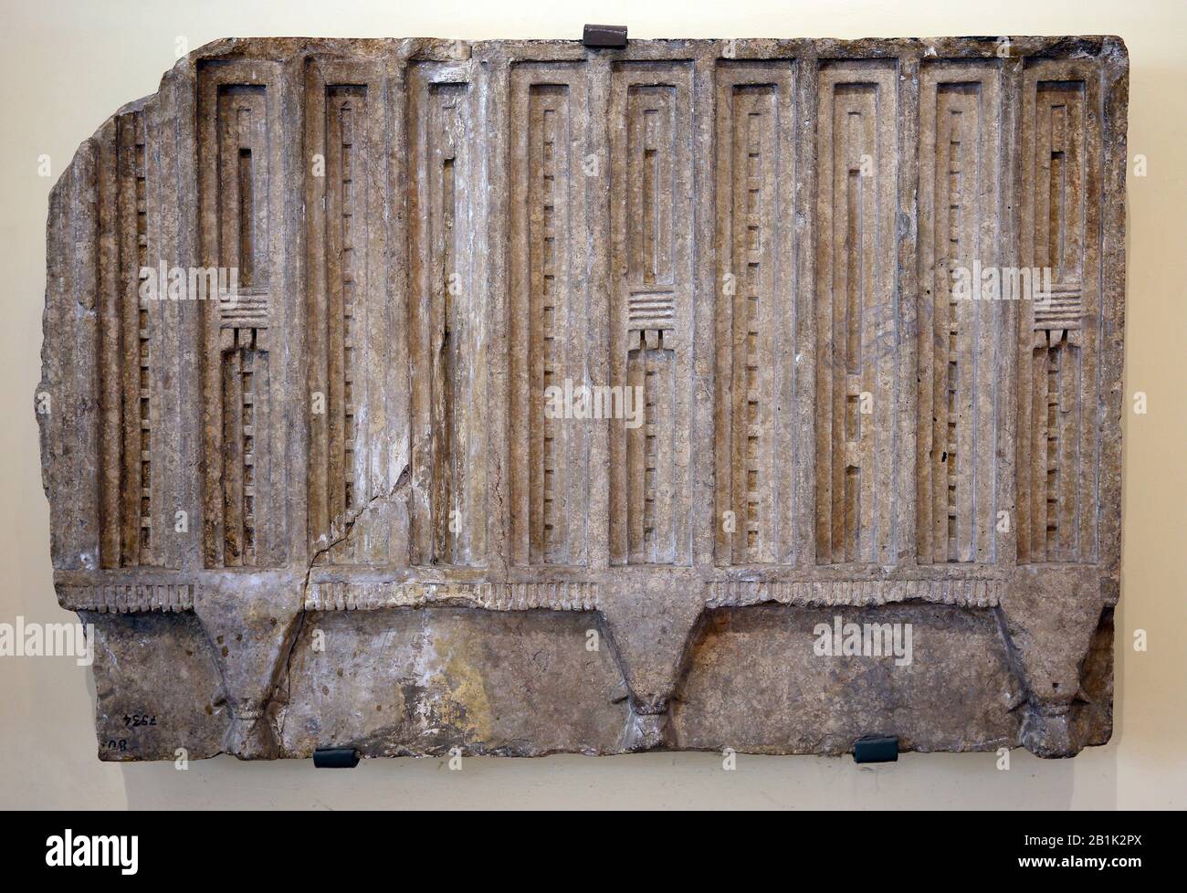 Limestone building hi-res stock photography and images - Alamy