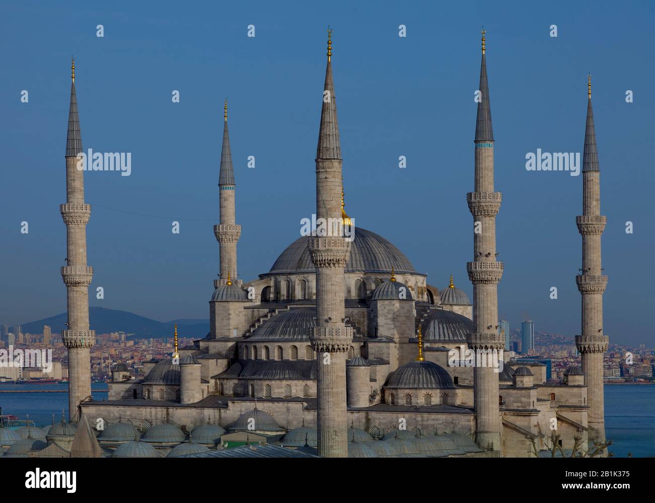 Sultan ahmed mosque blue mosque prayer hi-res stock photography and ...