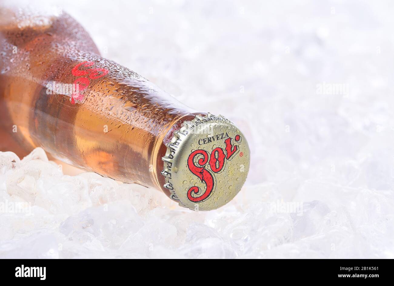 Cerveza sol logo hi-res stock photography and images - Alamy