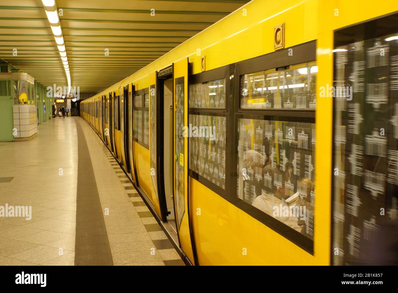 Berliner U-Bahn, Berlin, Deutschland Stock Photo - Alamy