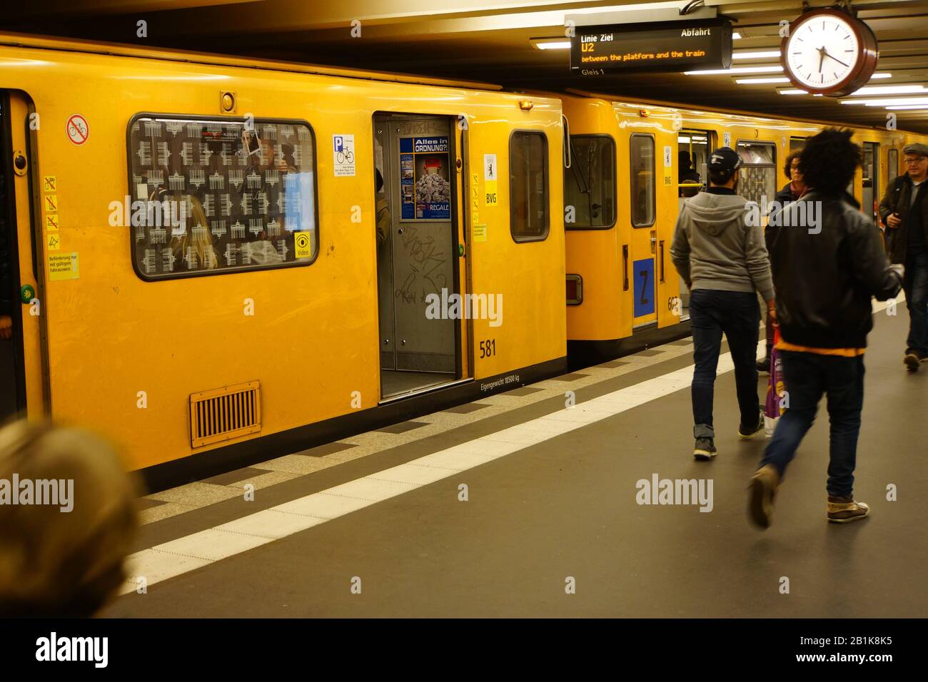 Berliner U-Bahn, Berlin, Deutschland Stock Photo - Alamy